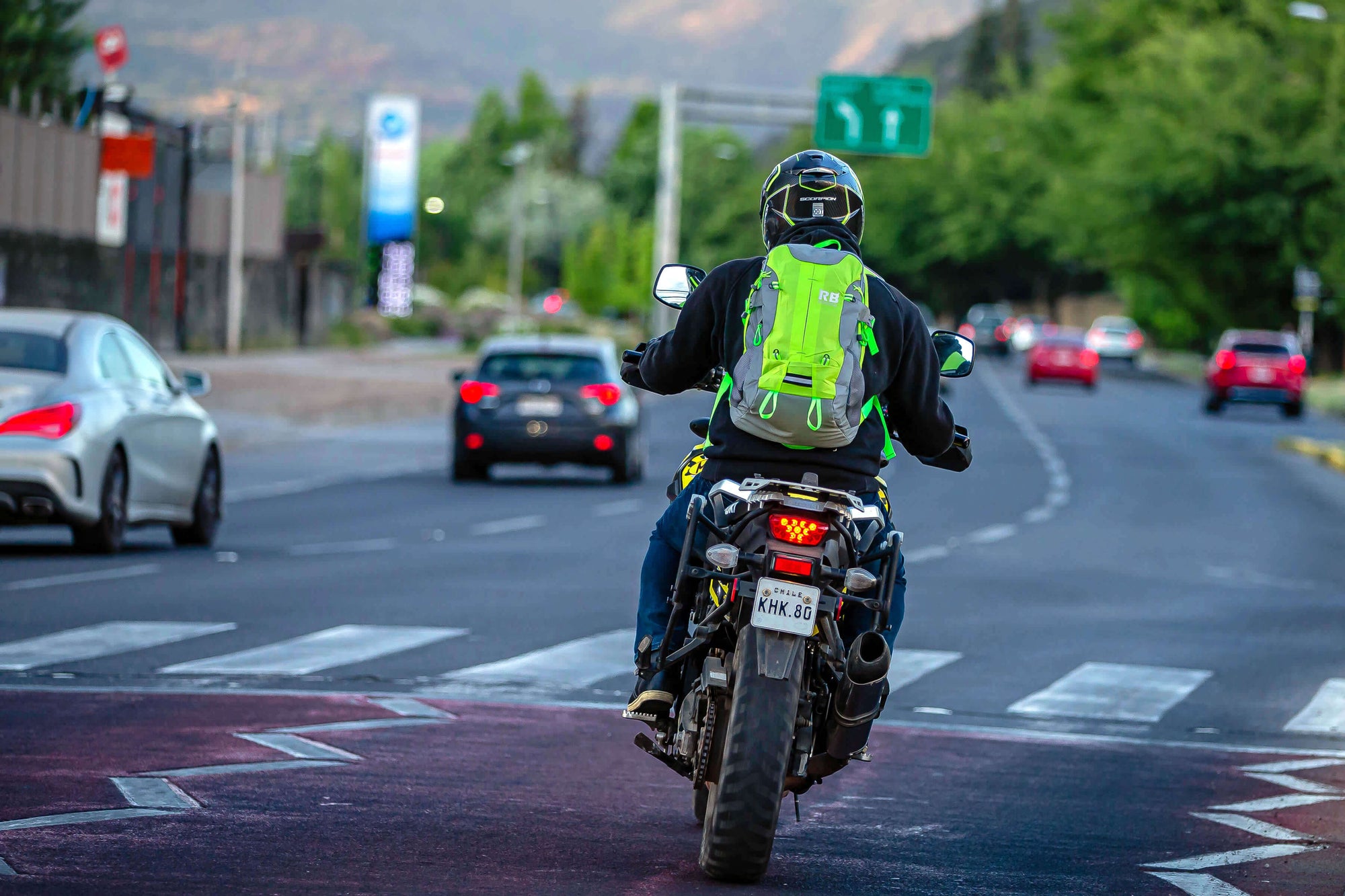 Bike Safety: The Best Way To Be Seen When Bike Commuting - Riderbag ...